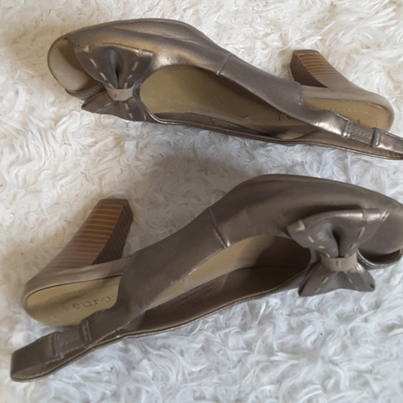 eurostep | Shoes | 33 Eurostep Paisley Metallic Gold Slingback Peep Toe ...